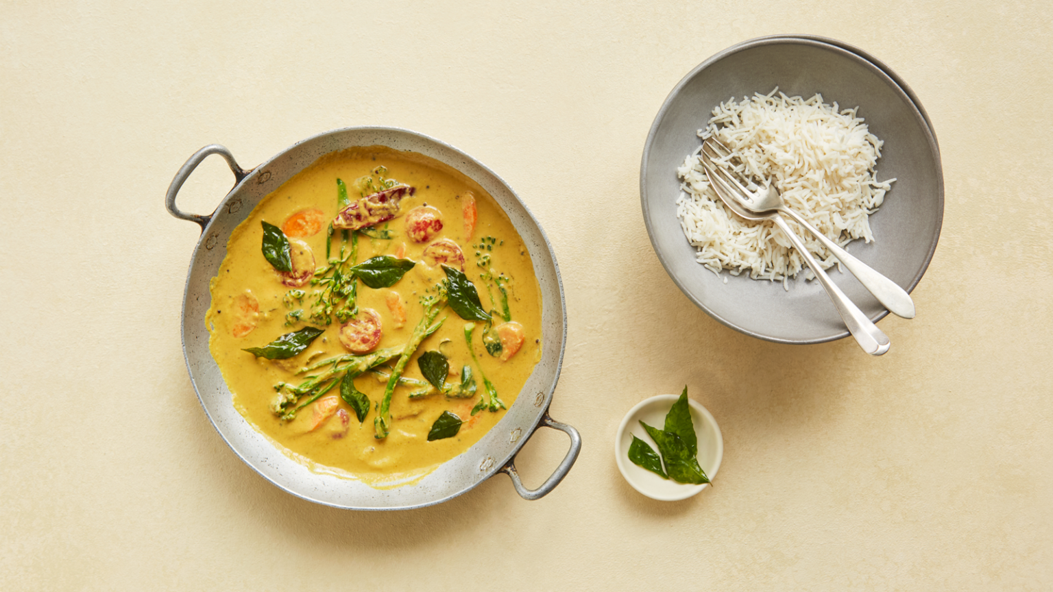 Keralan Coconut Vegetable Curry with Crispy Curry Leaves - The Spice ...